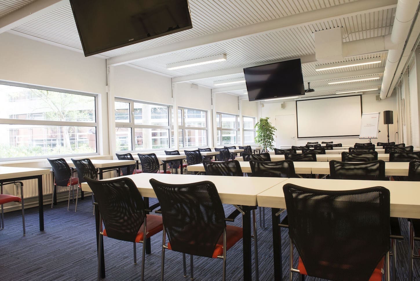 Cursus- en zalenverhuur Domstad neemt FlipOverCovers in gebruik ...